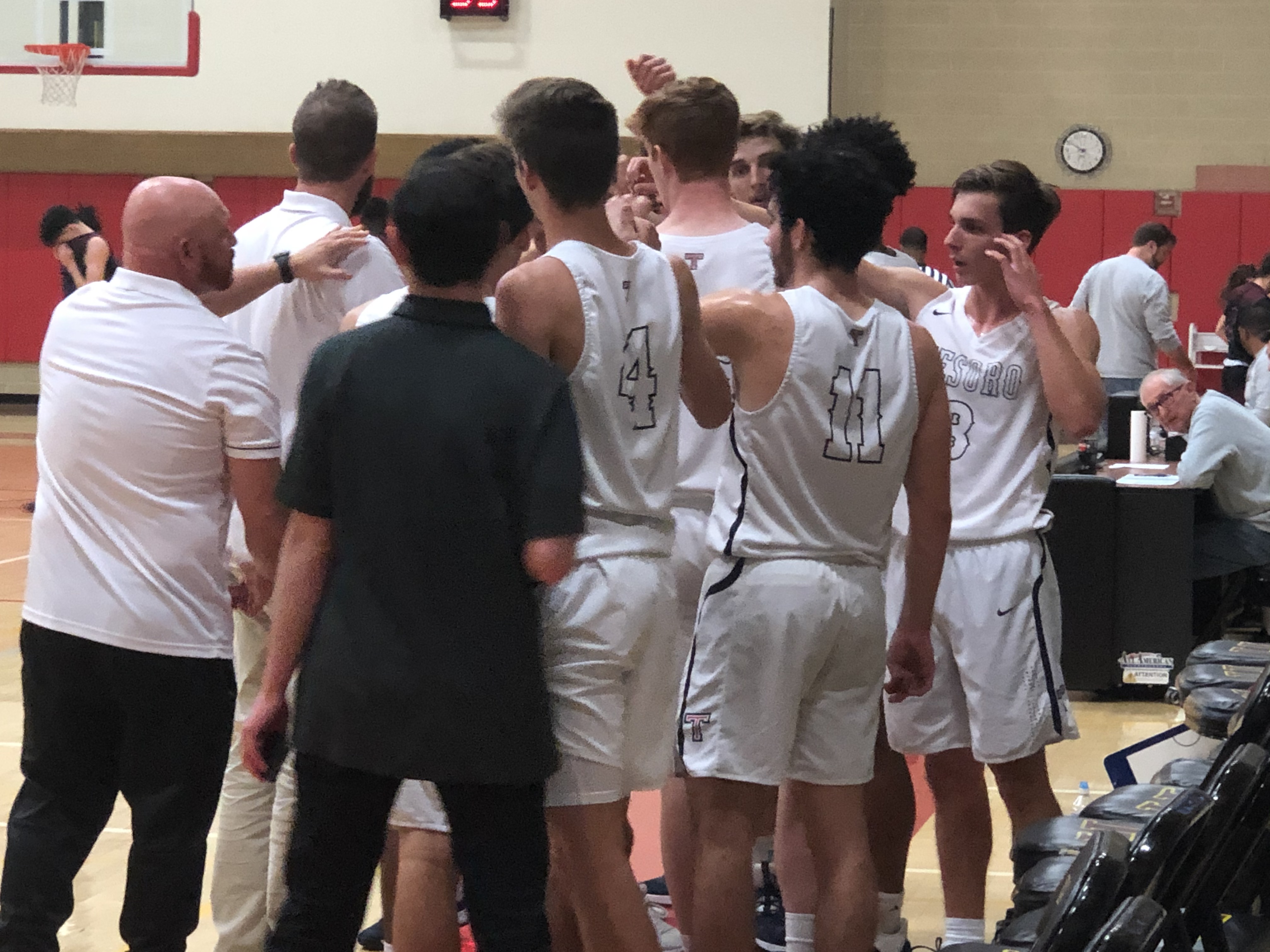 Tesoro boys basketball team finishes 3-1 at Hillcrest Tournament