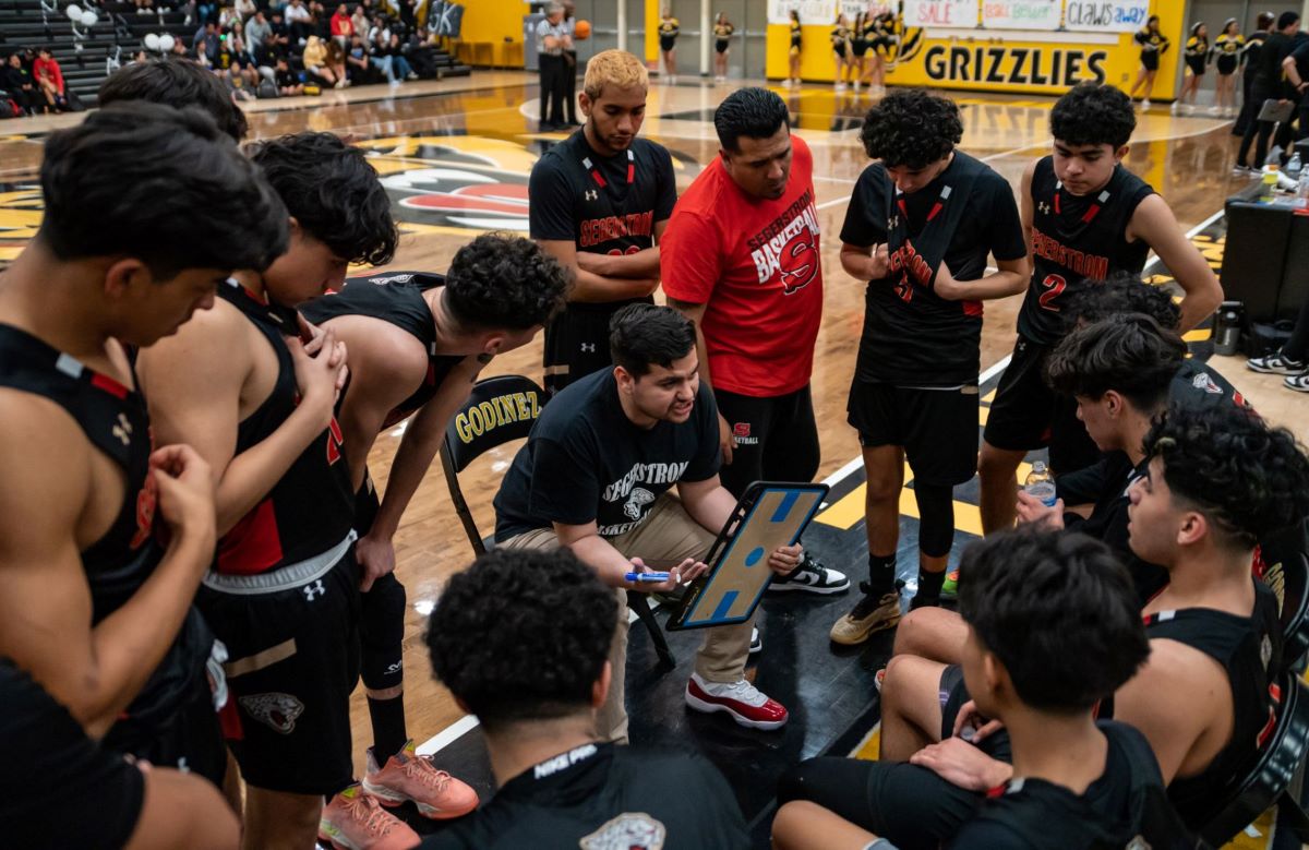 Segerstrom boys basketball team clinches share of league title, first ...
